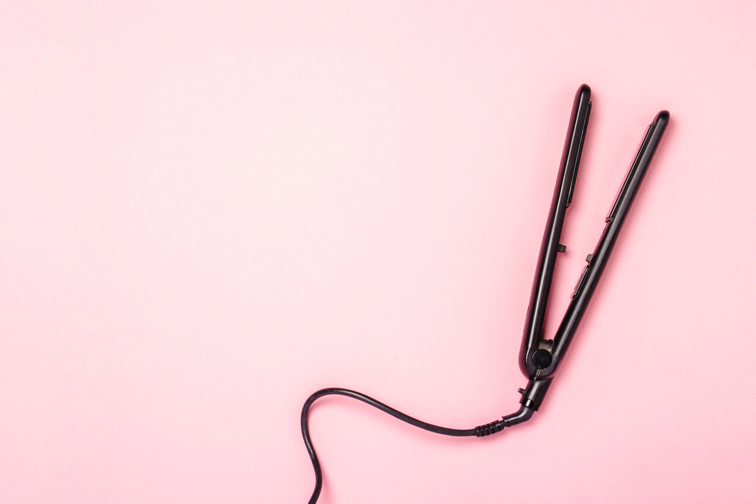 Your Complete Guide To Use A Curling Iron On Short Hair