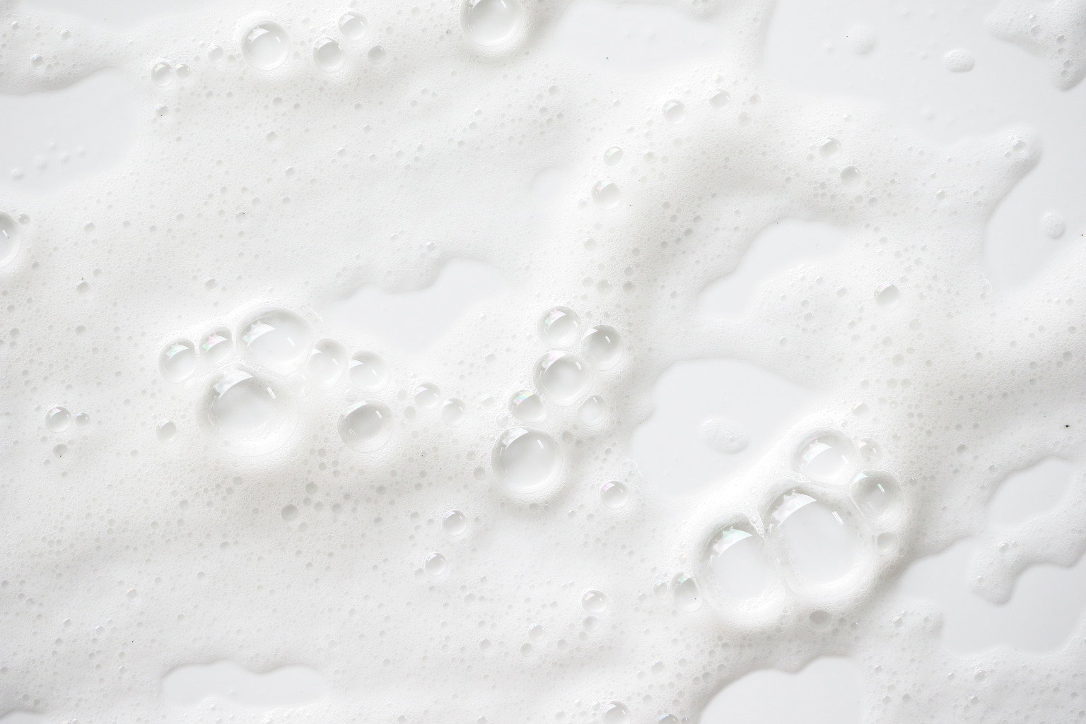 How To Do A Bleach Shampoo From Home, According to the Pros