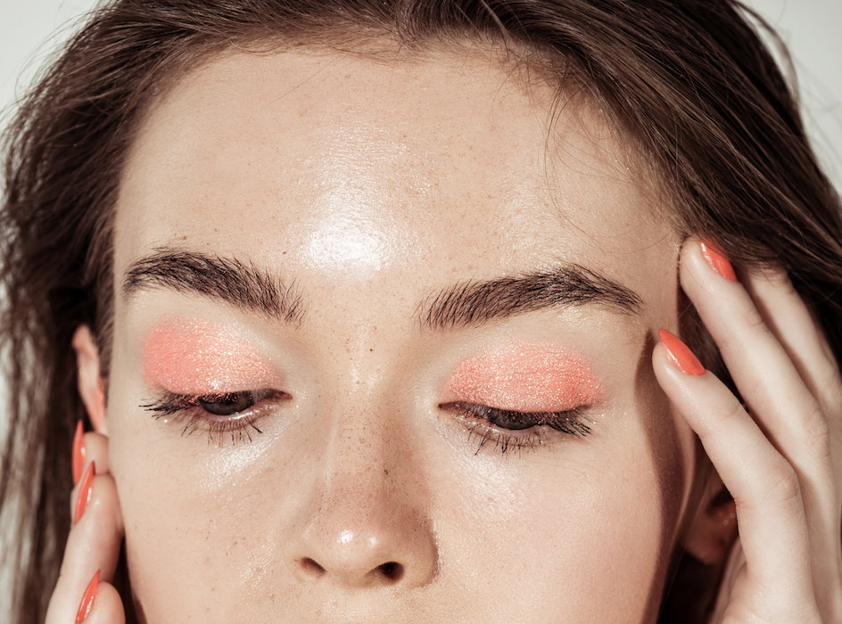 13 Quick Ways to (Safely) Remove Your Waterproof Mascara