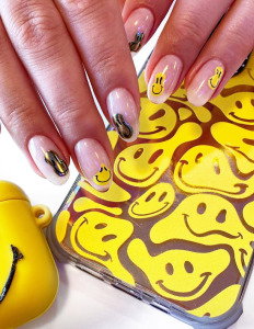 35 of the Cutest Smiley Face Nail Designs for 2024