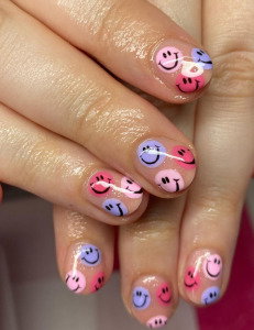 35 of the Cutest Smiley Face Nail Designs for 2024