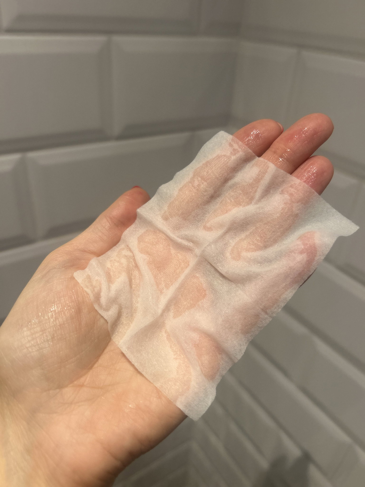 I Tried Cosmetic Consult's Iconic Skincare Pads