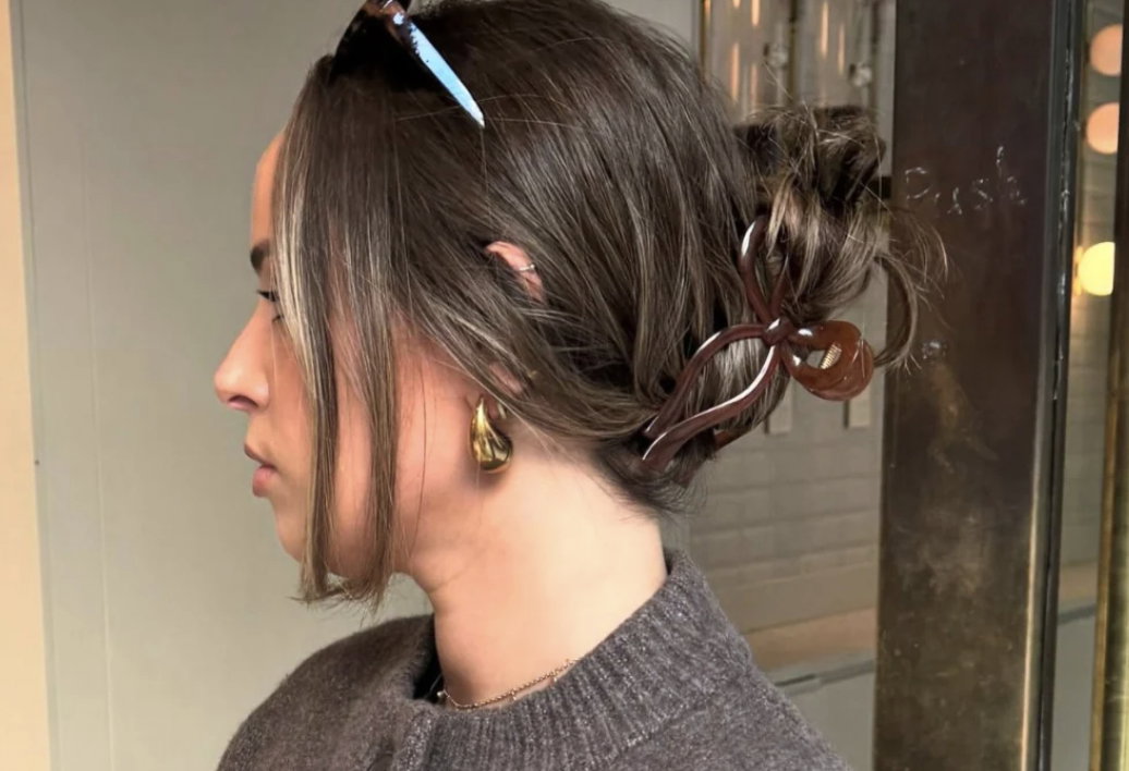 How To Do A Bleach Shampoo From Home, According to the Pros